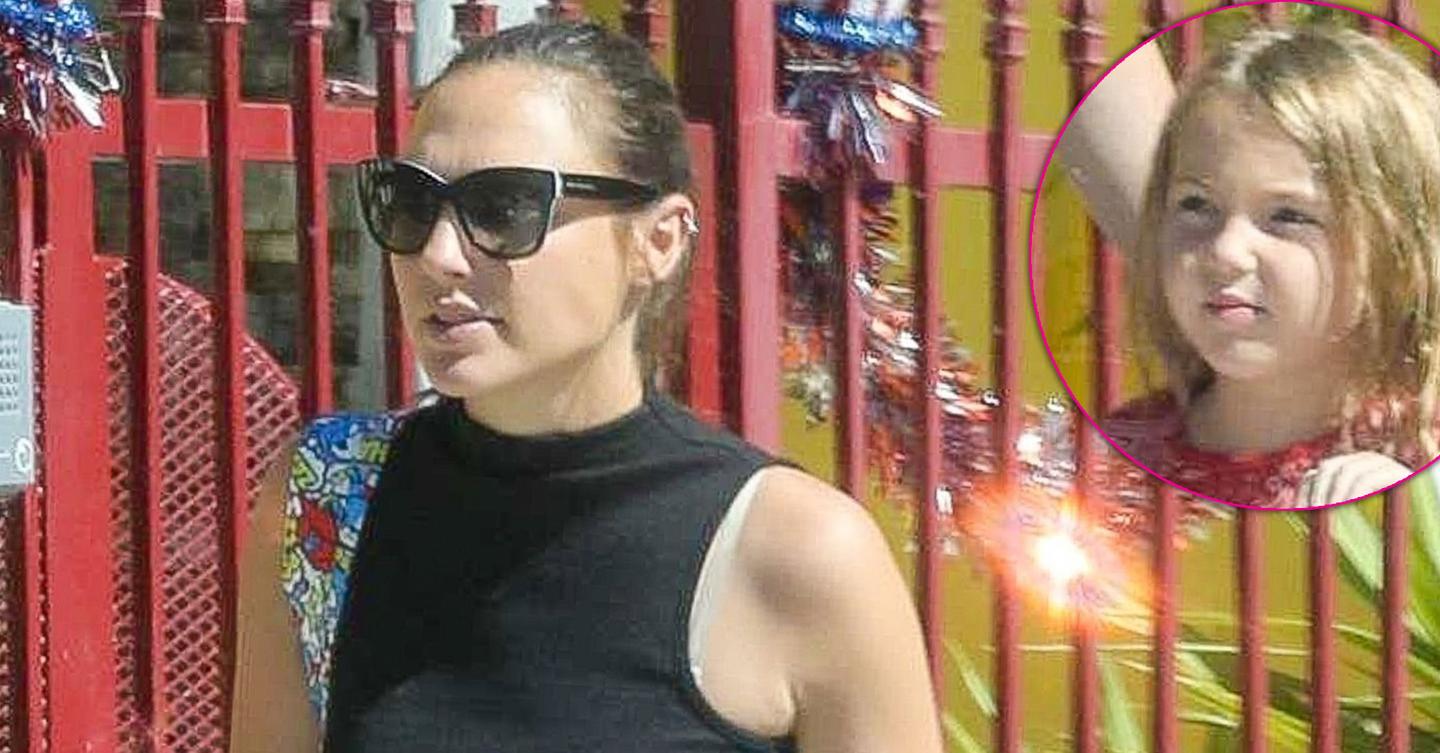 [PICS] 'Wonder Woman' Star Gal Gadot Spotted With Daughter Alma