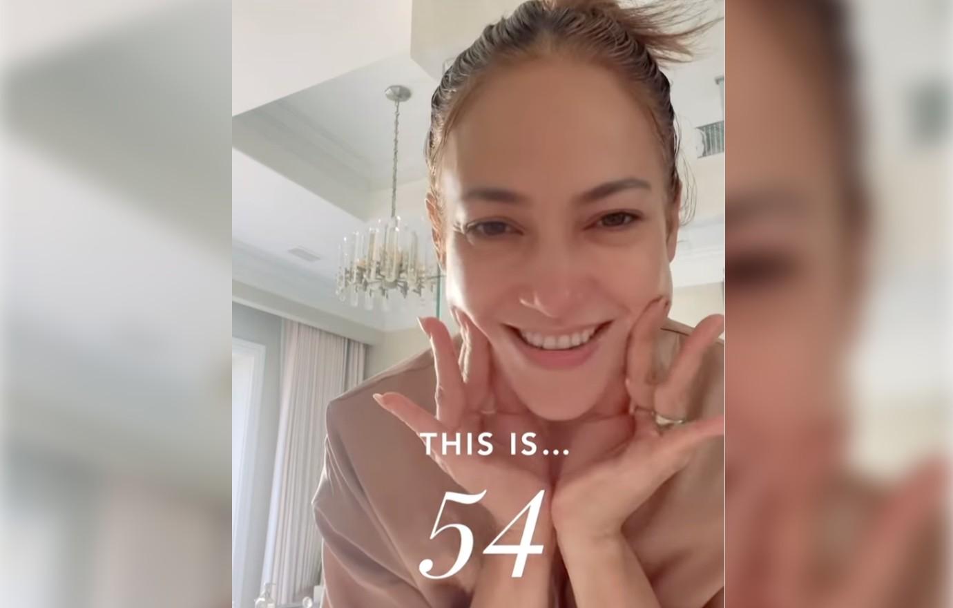 Jennifer Lopez Goes Makeup-Free & Brags About Not Using 'Filters'
