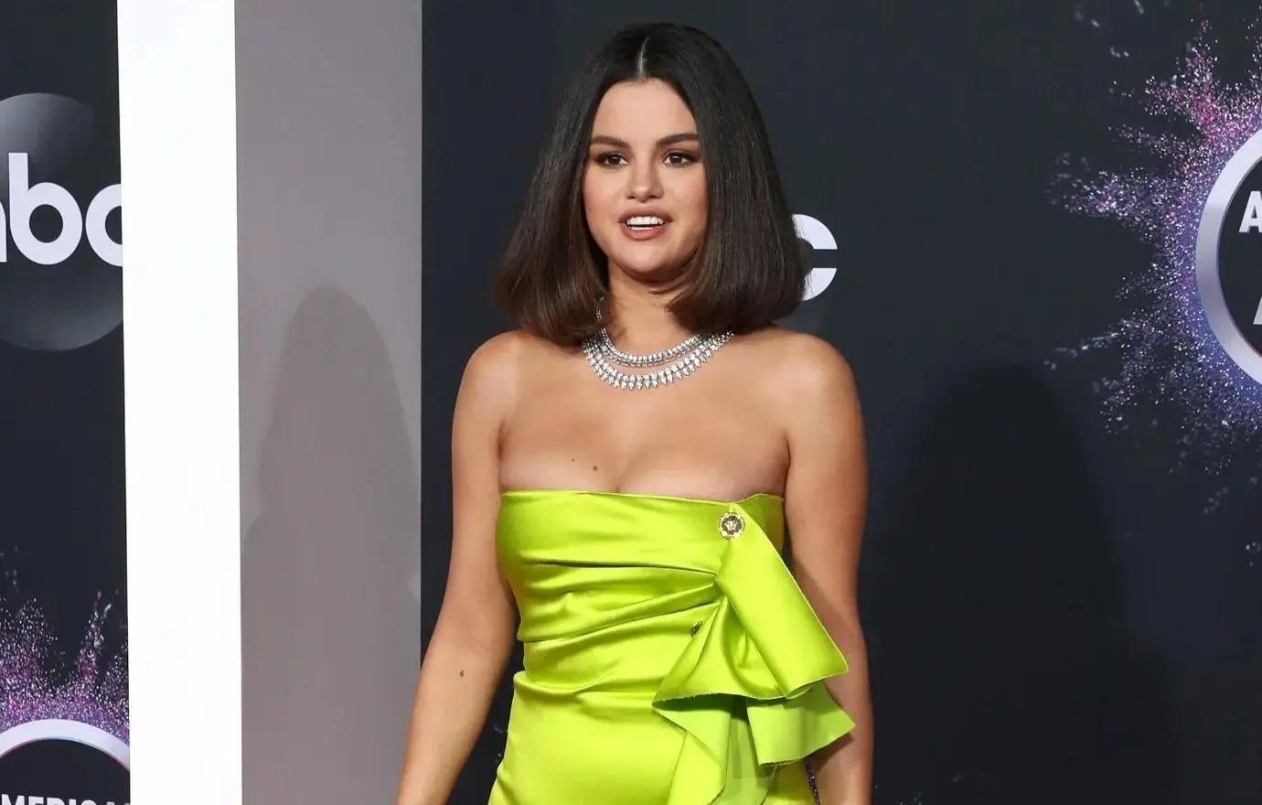 Selena Gomez Hints At Dating Zayn Malik After Spotted With Assistant