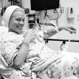 Pink Recovers From Gallbladder Surgery