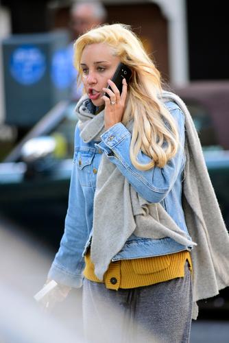 Up In Smoke? Amanda Bynes Looks Worse For Wear Smoking A Cigarette In NYC