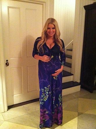 Jessica Simpson: "My Belly Is Officially Bigger Than My Boobs"