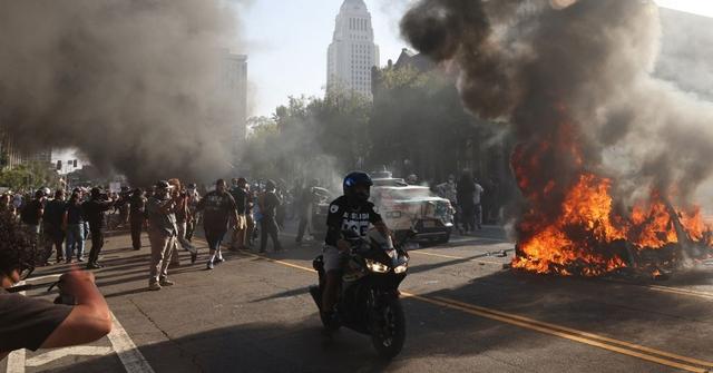 Mark Ruffalo Slams Joe Rogan’s ICE Deportation Comments