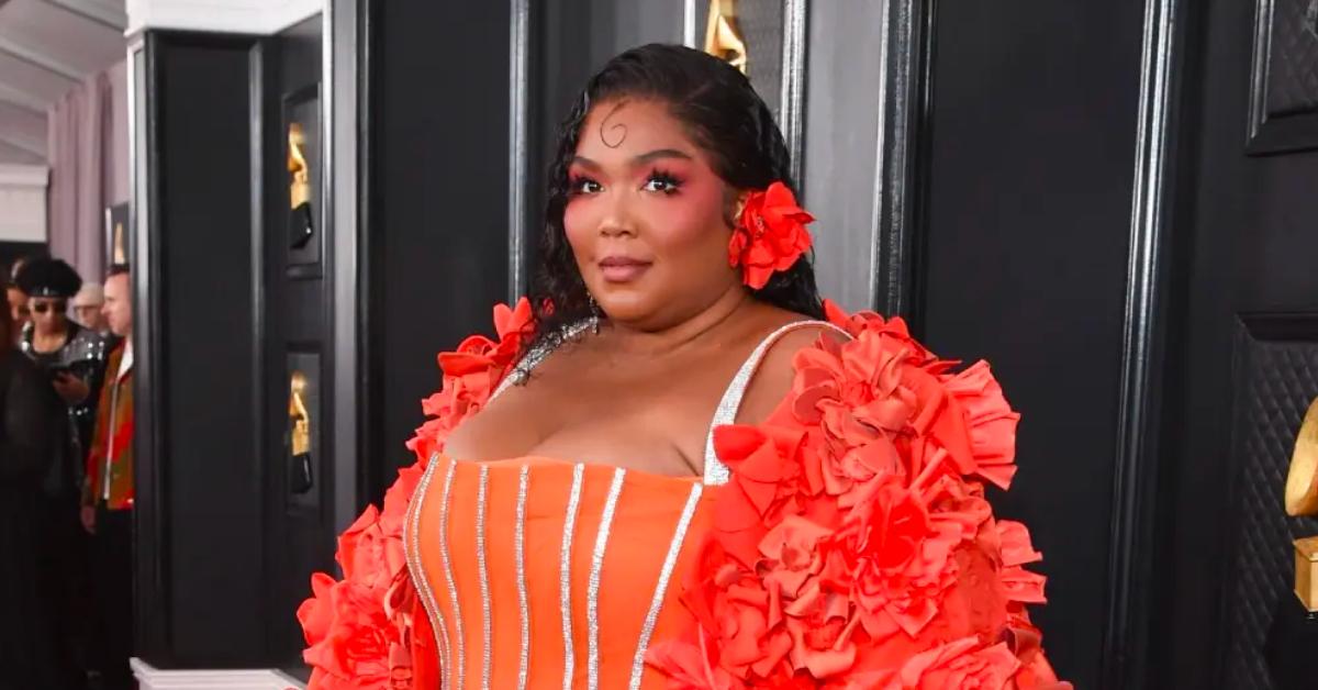 Lizzos Apology Dragged Singer Loses Followers After Lawsuit