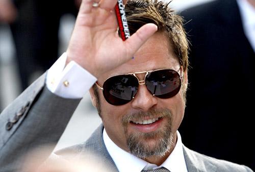 PHOTOS: Brad Gives the Camera a Hand