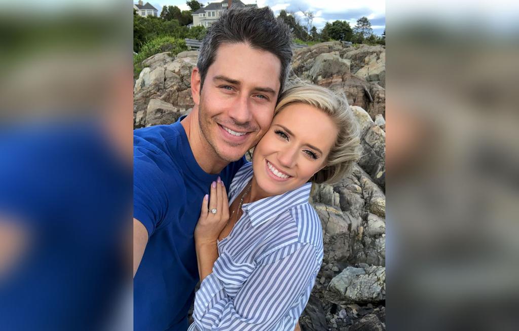 'Bachelor' Stars Arie Luyendyk Jr. & Lauren Burnham Welcome Baby Girl