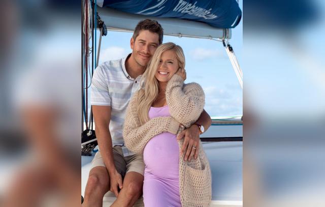 'Bachelor' Stars Arie Luyendyk Jr. & Lauren Burnham Welcome Baby Girl
