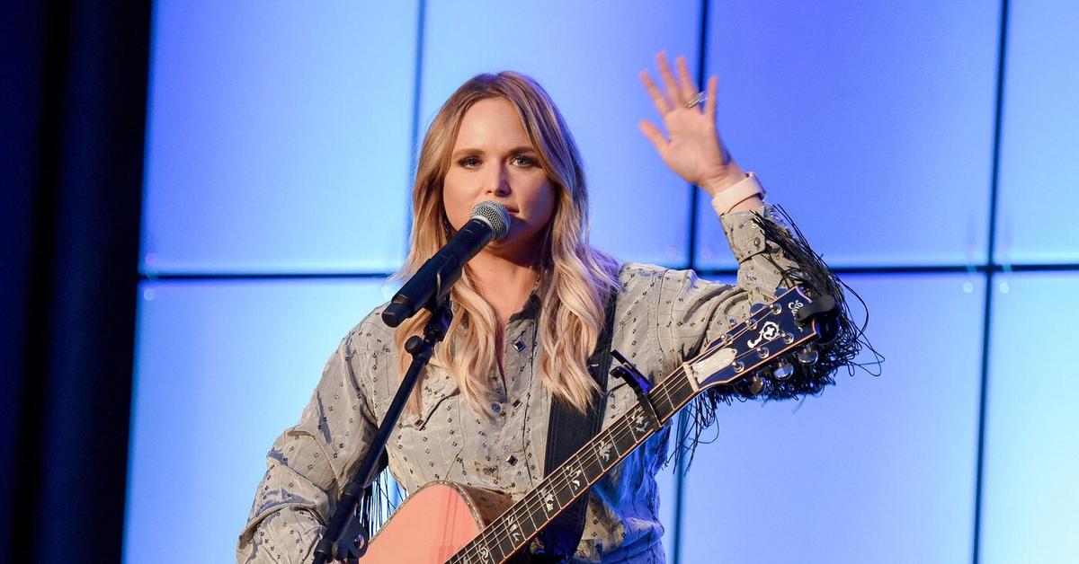 Miranda Lambert Stops Concert Mid-Song To Call Out Fans: Watch