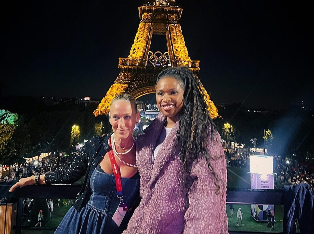 Sarah Jessica Parker & Costar Jennifer Hudson Reunite In Paris: Photo