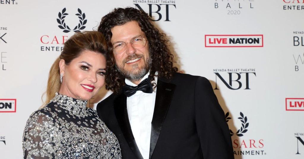 Shania Twain Gives Rare Look At Tropical Vacation With Husband Photos
