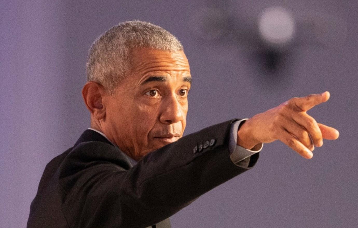 Stormy Daniels Jokes About Barack Obama's DNC Hand Gesture