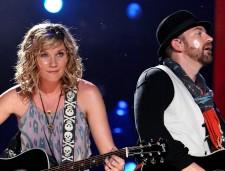 Sugarland to Release First Holiday Album