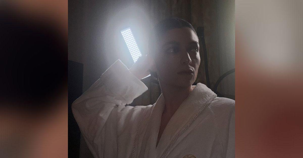 Lorde Shares Crying Photo, Sparks Concerns From Fans
