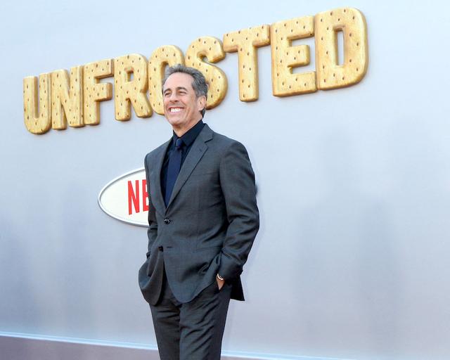 Jerry Seinfeld Apologizes To Howard Stern After Dissing Comedic Skills
