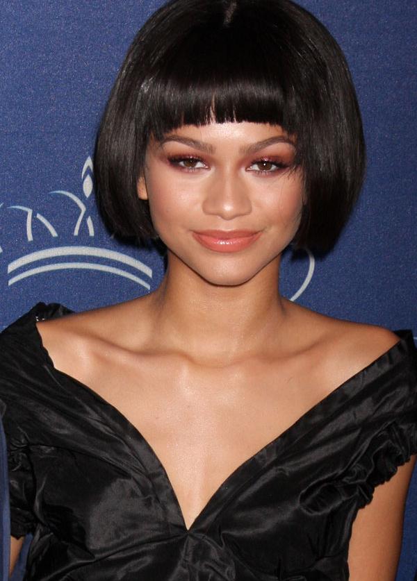 New Hair? Zendaya Debuts a Bold Bob on the Red Carpet
