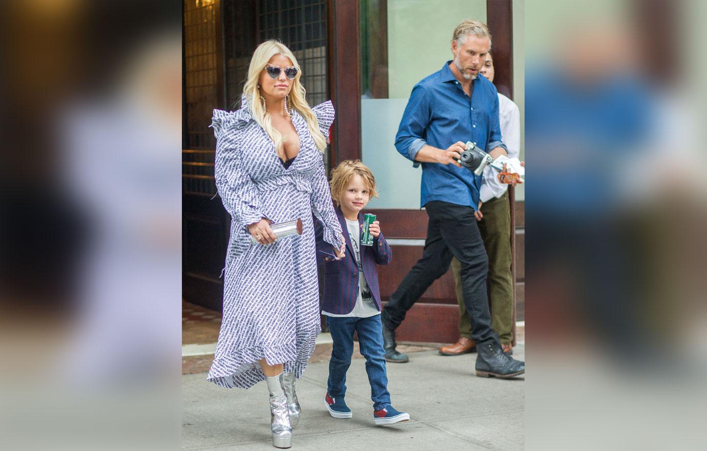Jessica Simpson’s 5-Year-Old Son Ace Proves He’s A Golf Prodigy