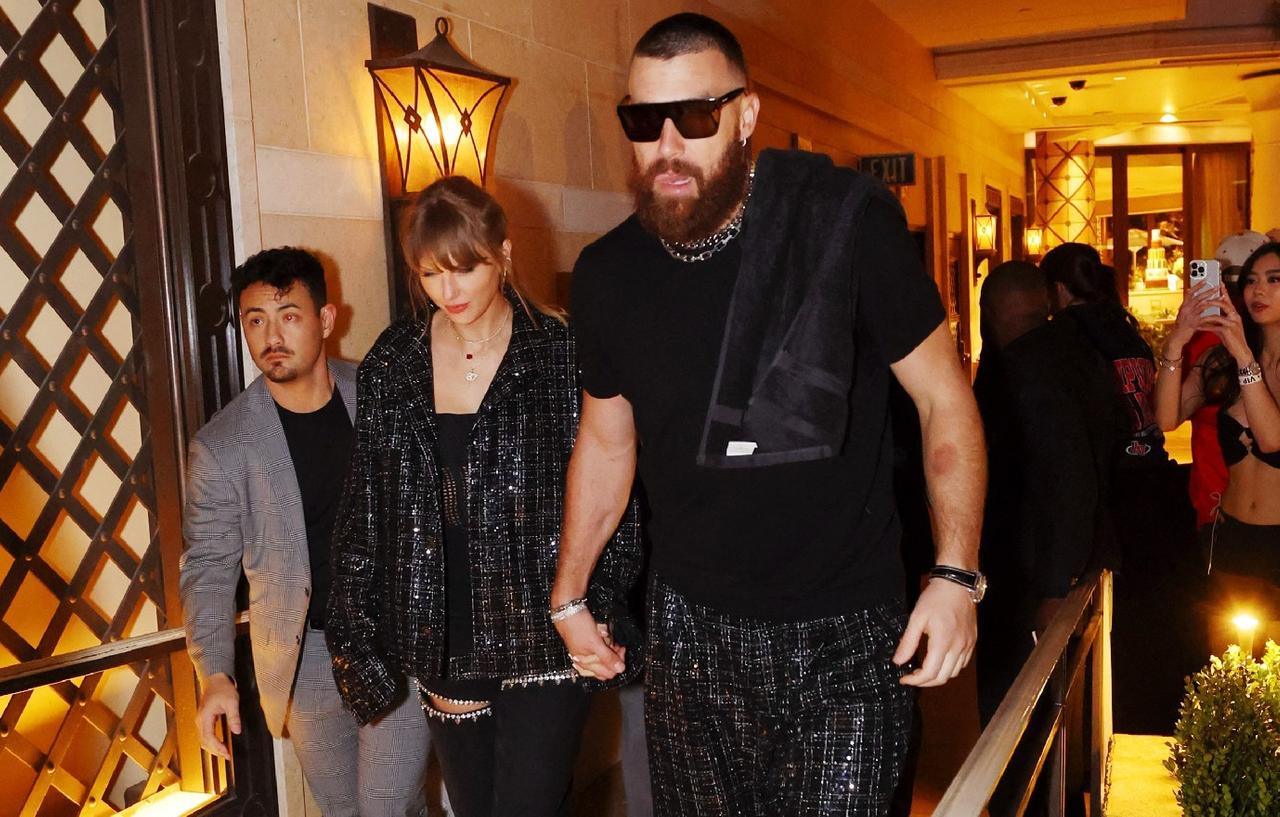 Travis Kelce Tears Up After Taylor Swift Sings Surprise Mashup: Watch Travis Kelce Tears Up After Taylor Swift Sings Surprise Mashup: Watch