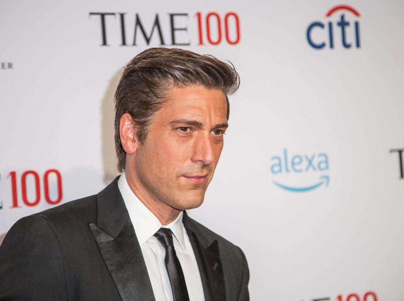David Muir Slammed For Wearing Jacket With Claps While On TV