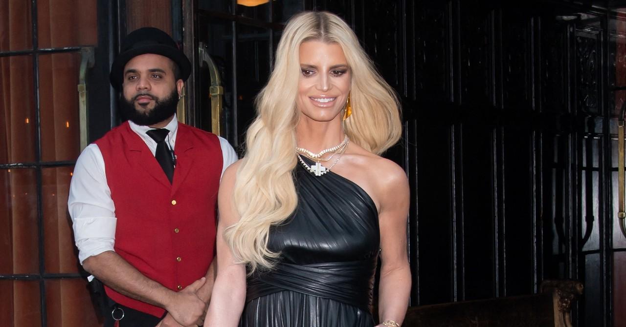 Jessica Simpson Shows Off Toned Physique In Floral Jumpsuit: Photos