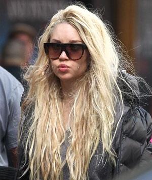 Fears Grow For Amanda Bynes Over Ever Increasingly Bizarre Behavior