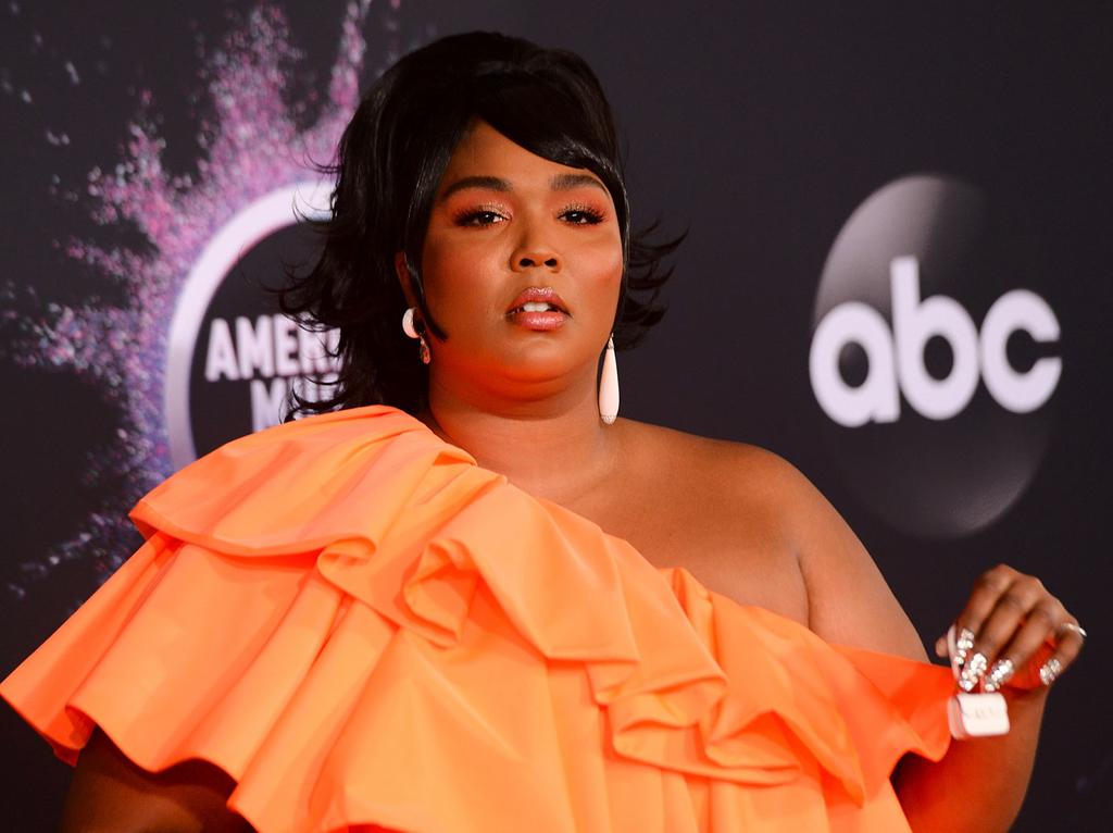 Lizzo’s Dance Quickly Cut From Jumbotron After Camera Focuses On Her ...