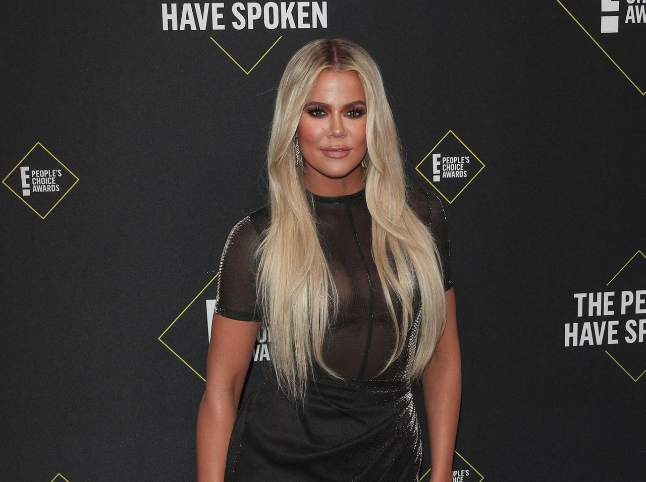 Khloe Kardashian's Face Looks 'Overfilled' On 'The Kardashians'