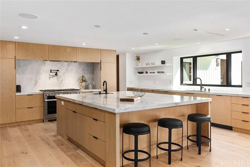 'KUWTK' Star Scott Disick Sells Hidden Hills, Calif., Home: Photos