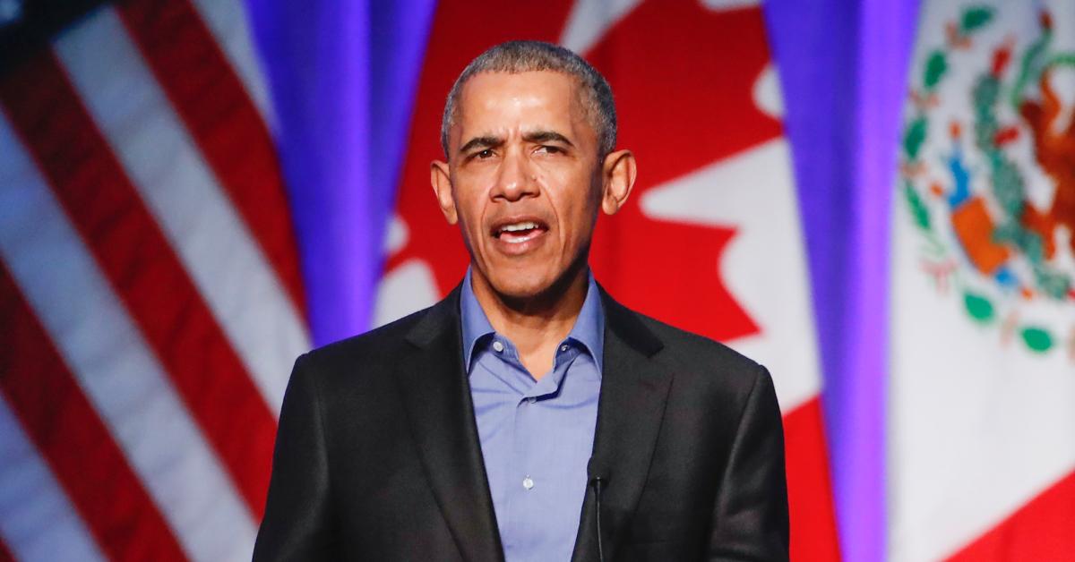 Shirtless Former POTUS Barack Obama In Hawaii With His Family