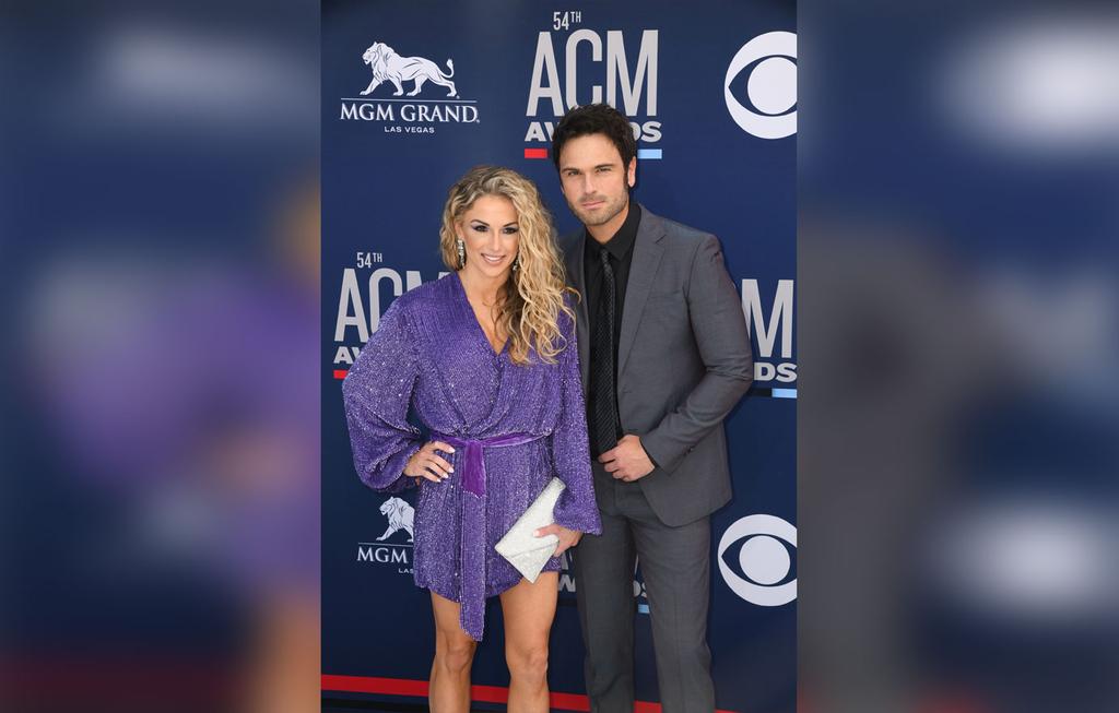 Chuck Wicks & Kasi Williams Wed At Dreamy Cabo San Lucas Resort