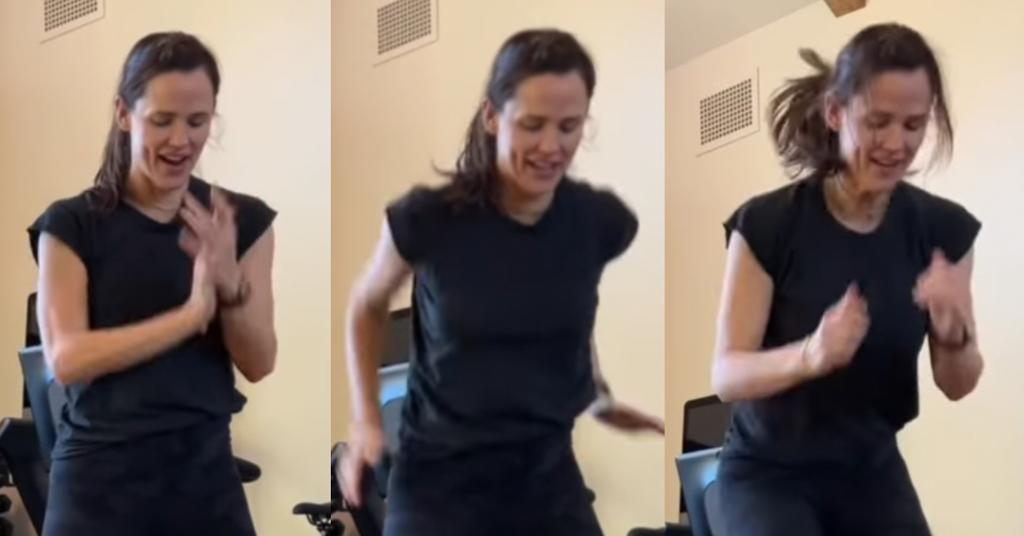 Jennifer Garner Flaunts Fit Physique In Morning Workout