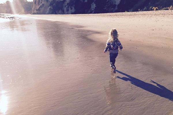 Jessica Simpson Posts Adorable Photos Of Her Family At The Beach—See ...