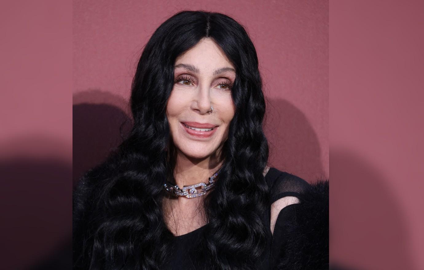 Christina Ricci Says Cher 'Took Me Under Her Wing' On 'Mermaids' Set