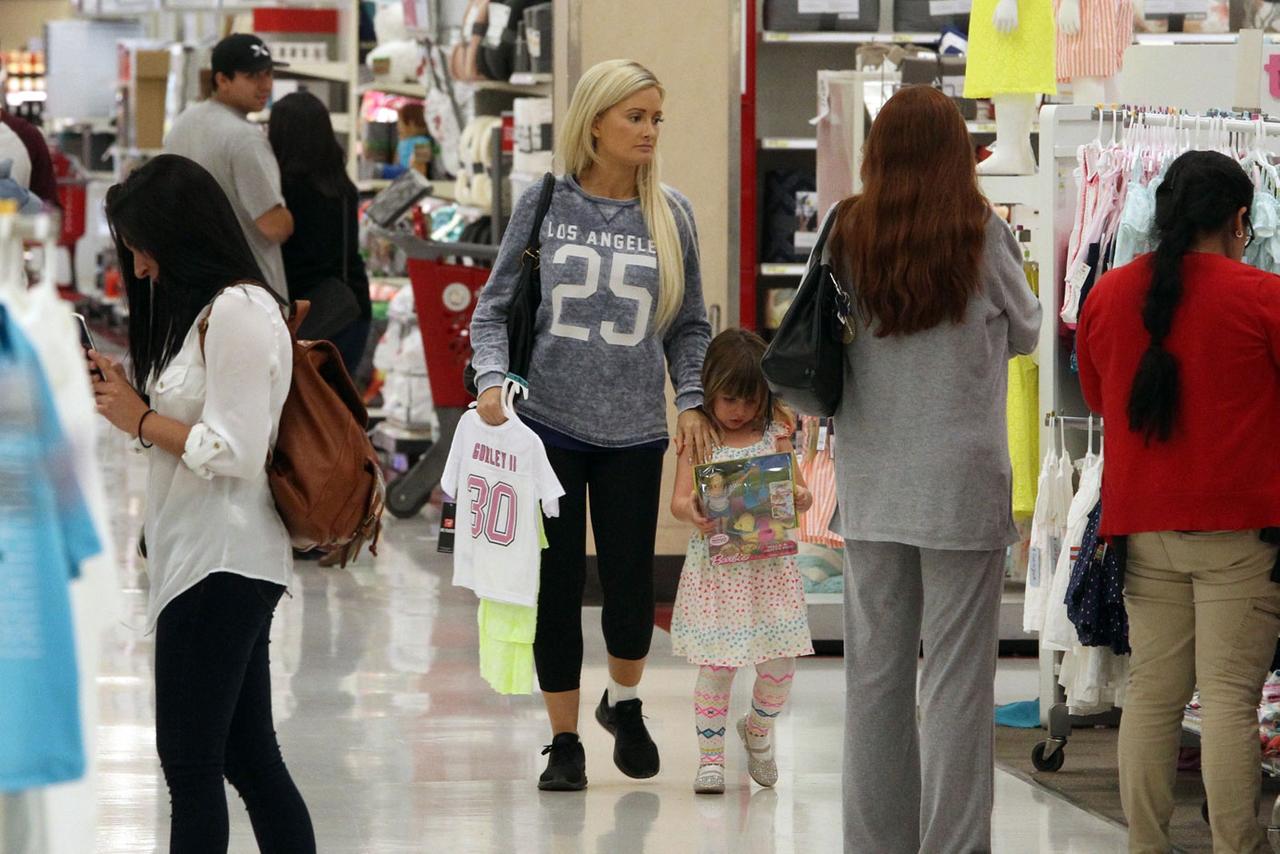 [PICS] Holly Madison Shops At Target With Her Daughter Rainbow