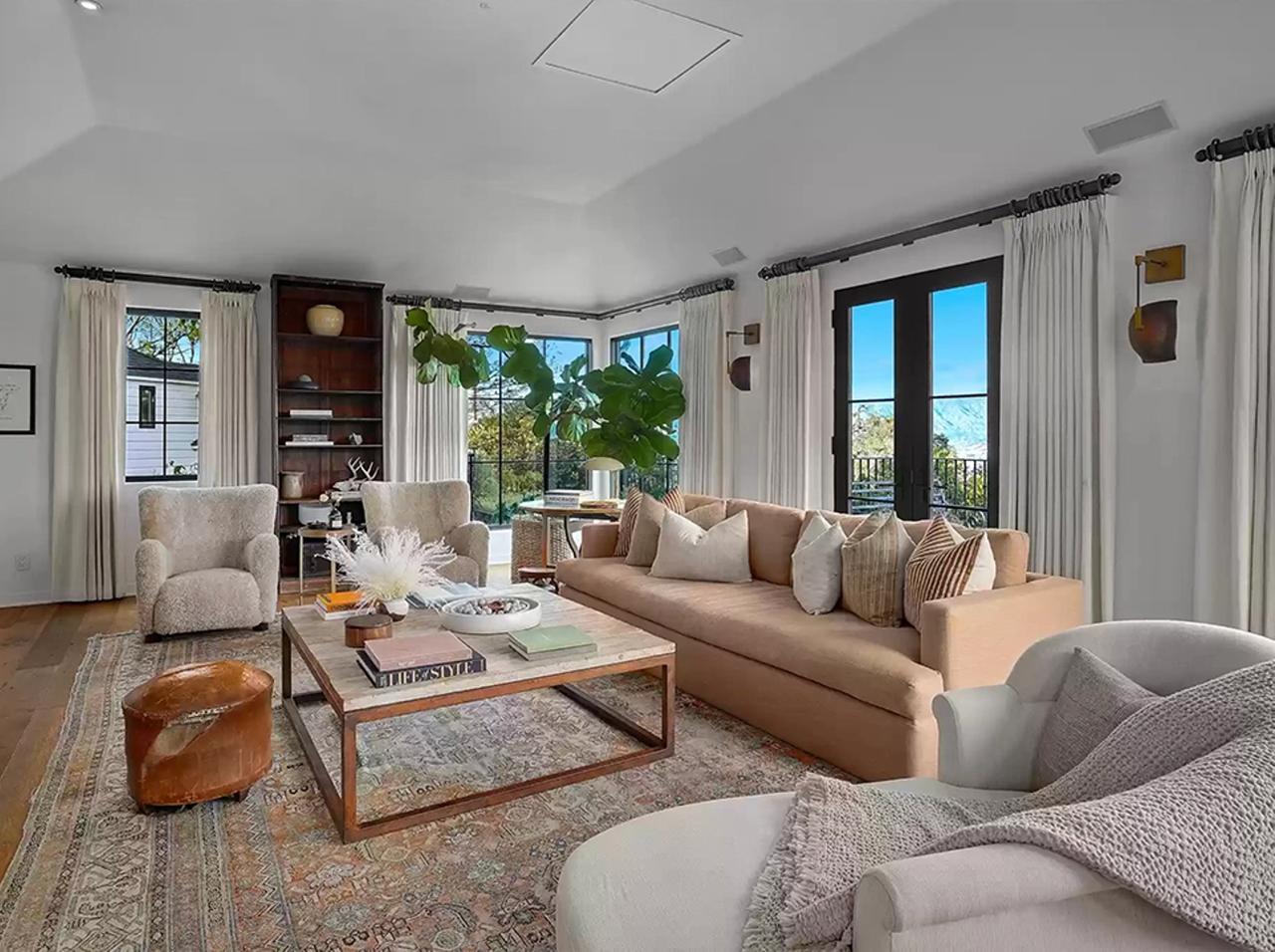 Tour Julianne Hough's California Home, Photos