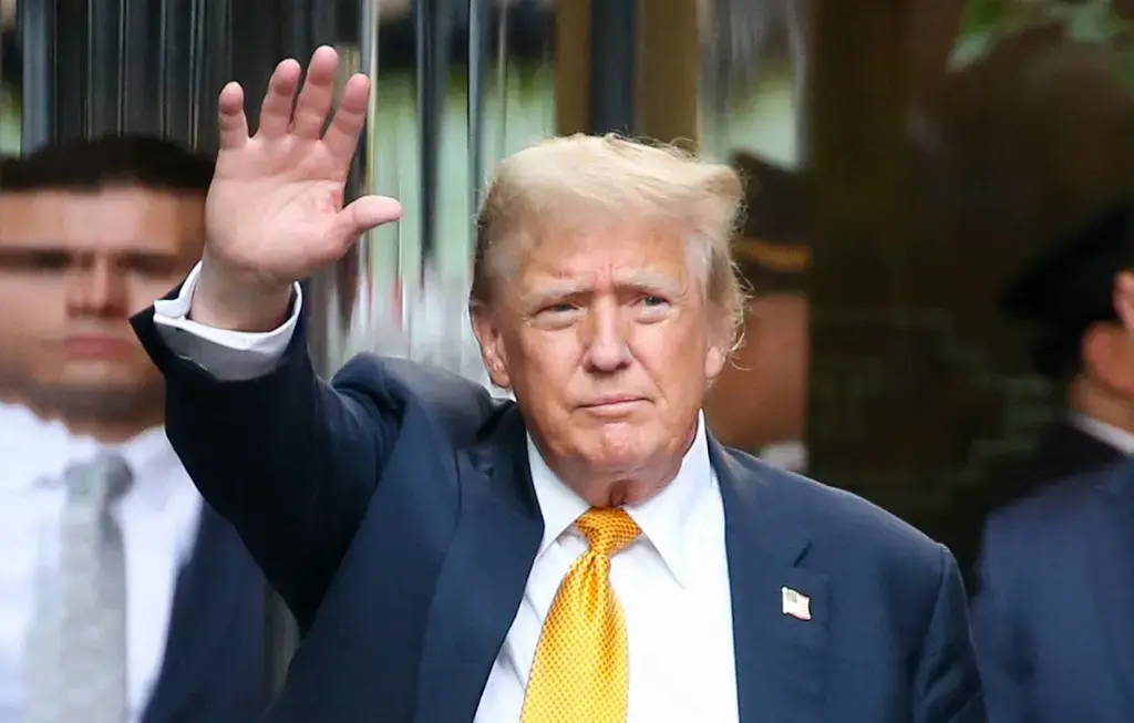 Donald Trump Called Out For Wearing Shoulder Pads To Look Bigger