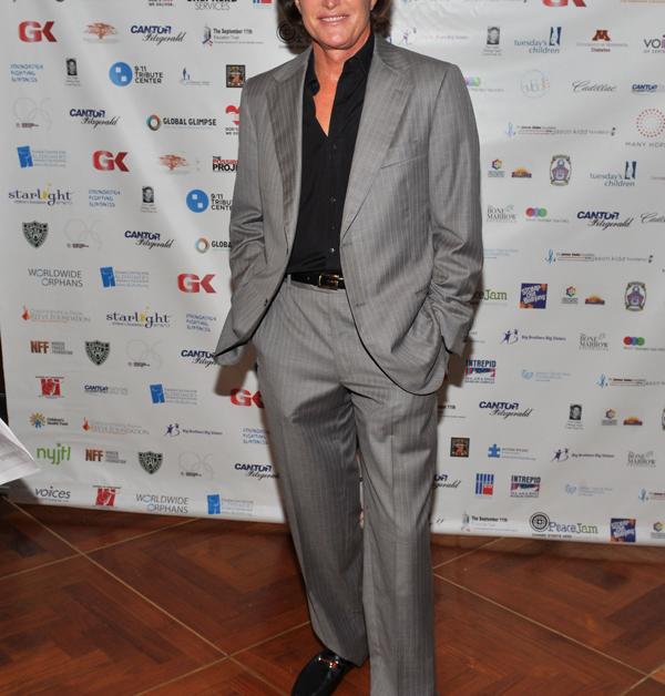 Bruce Jenner's Inspiring Speech to College Students, Plus More Celeb News!