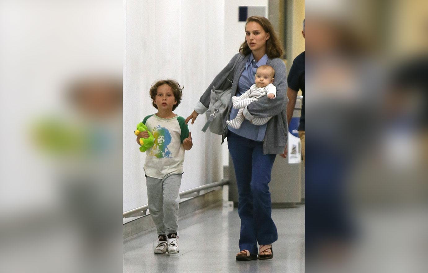 [PICS] Natalie Portman Arrives With Her Two Kids In New York