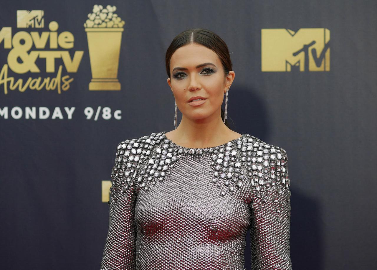 Mandy Moore Posts Tribute To Ex DJ AM 9 Years After His Death