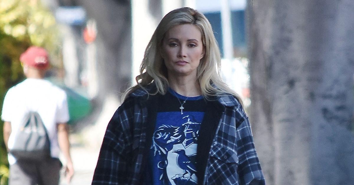 Holly Madison Dishes On Kendra Wilkinson Fallout