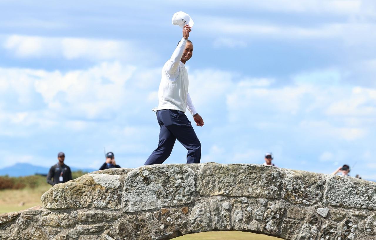 Tiger Woods Fights Tears In Emotional Moment At St. Andrews