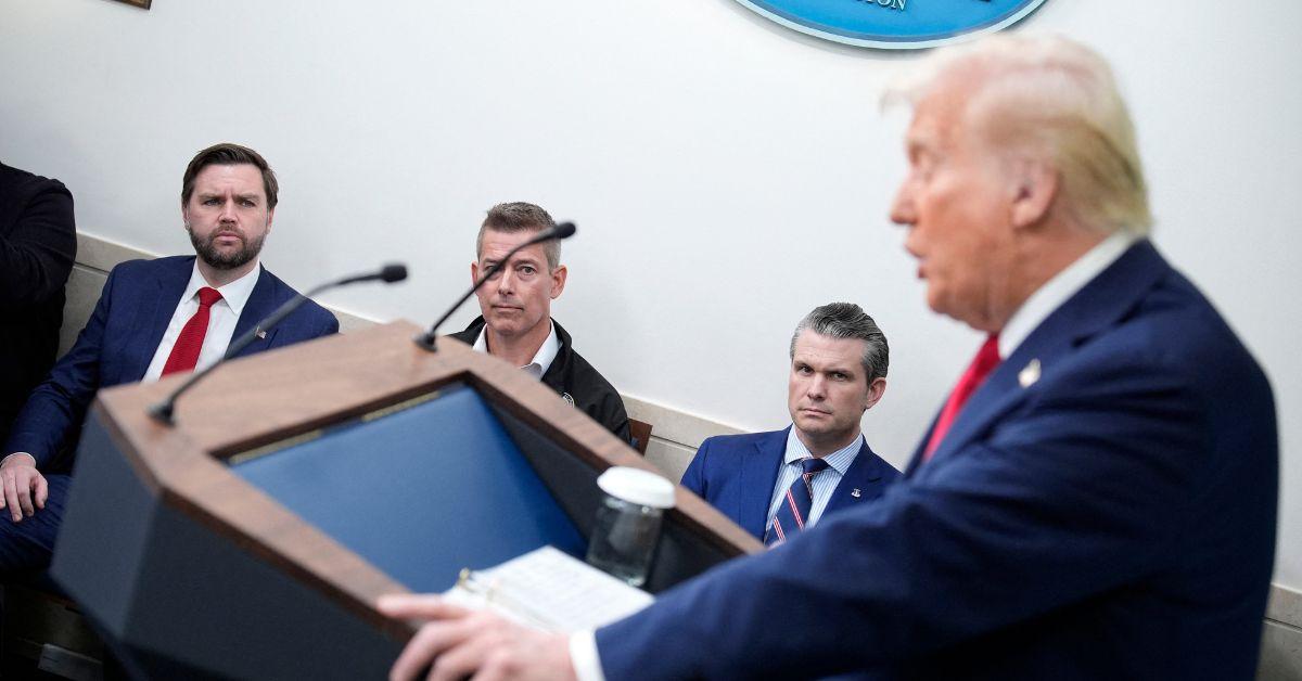 Donald Trump Blames Air Traffic Control Workers For D.C. Plane Crash