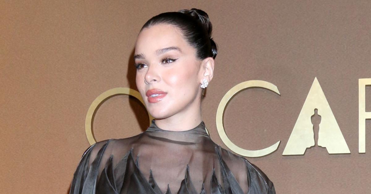 Pregnant Hailee Steinfeld Shows Off Baby Bump At 2026 Golden Globes