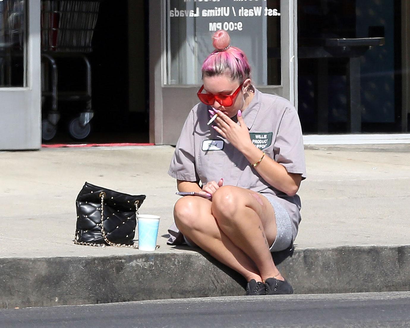 Amanda Bynes Smokes A Cigarette Outside The Nail Salon