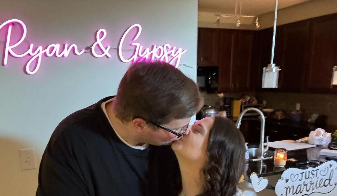 Gypsy Rose Blanchard Packs On PDA With Husband: Photo