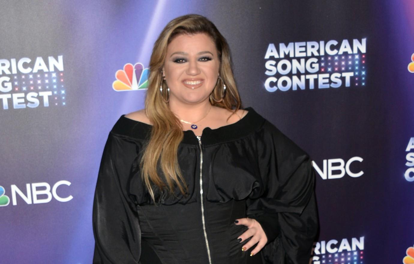 Kelly Clarkson Misses 2 Episodes Of Talk Show, Sparks Worry From Fans