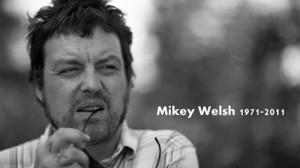 Former Weezer Bassist Mikey Welsh Dies at 40; Predicted His Death On ...
