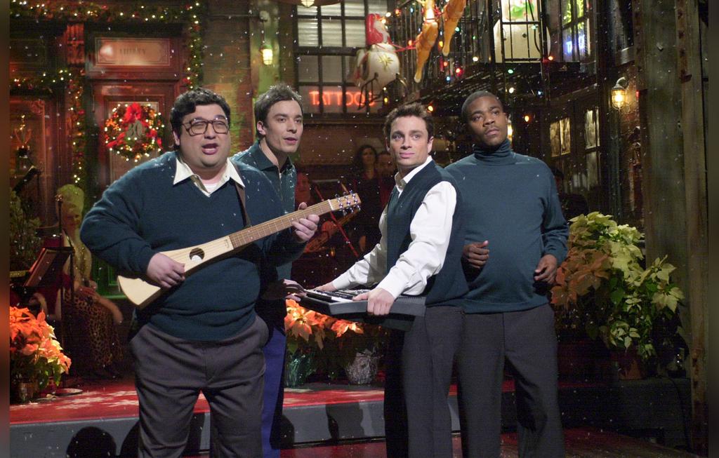 Ariana Grande Recreates ‘SNL’ Skit After Trying To Contact Pete Davidson