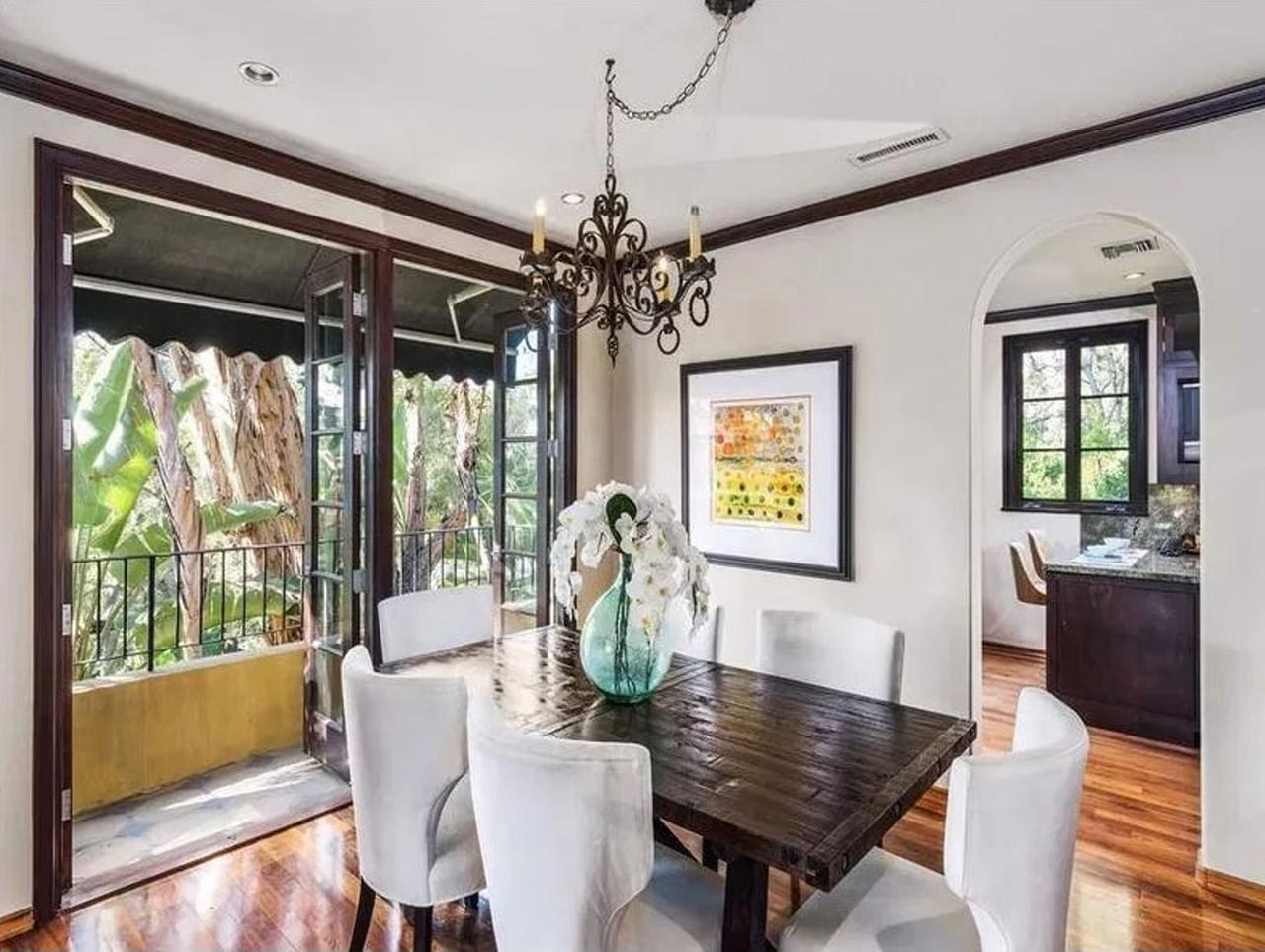 Inside Emma Roberts' Los Angeles Mansion: Photos