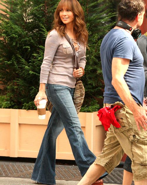 PHOTOS: J.Lo is All Banged Up