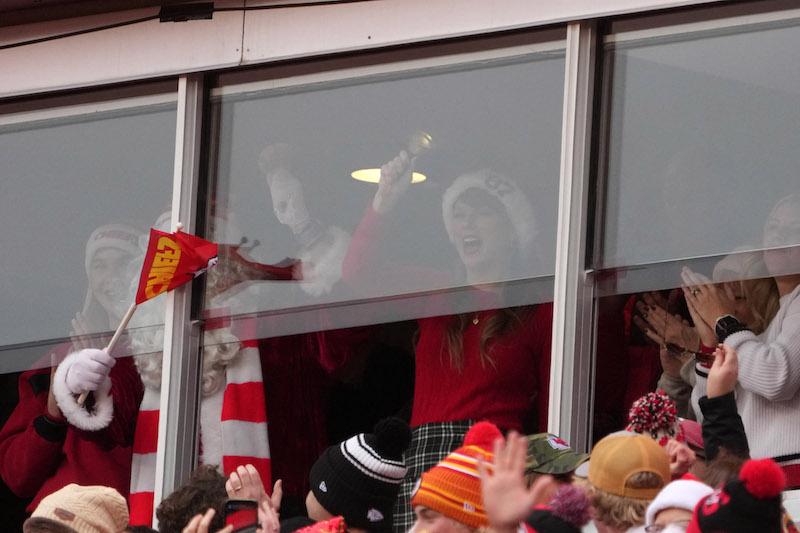 Taylor Swift Had A 'Special' Christmas With Travis Kelce & Her Family